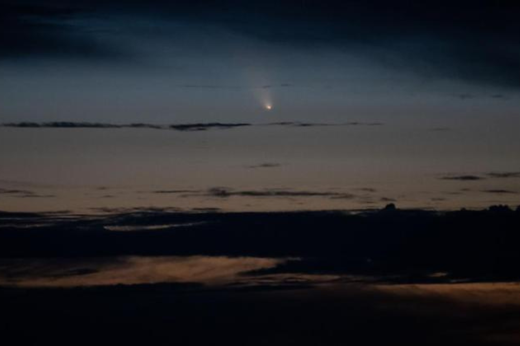 Comet 'Tsuchinshan-Atlas' Briefly Visible Over Vienna - The International