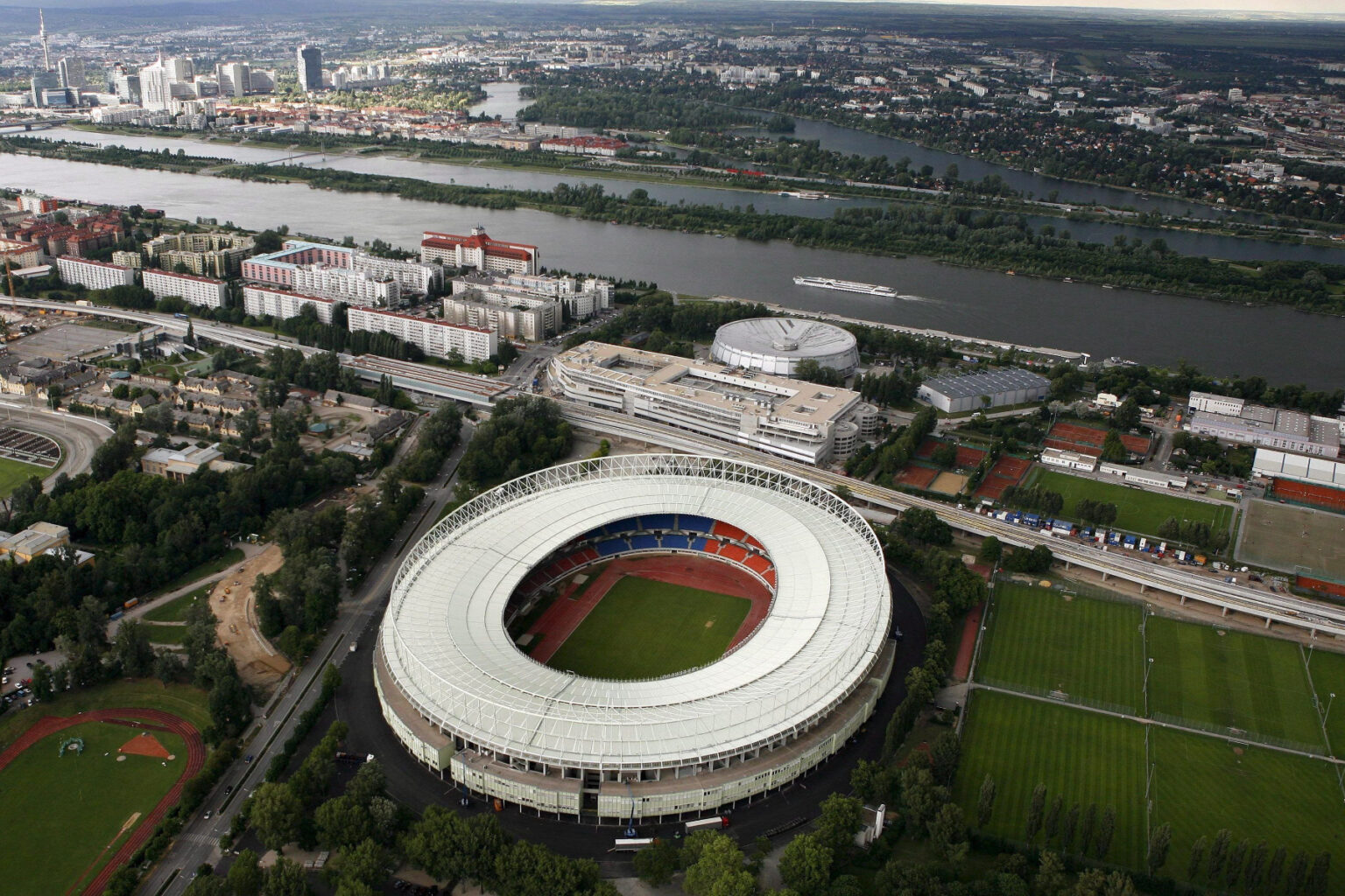 Vienna’s Ernst Happel Stadium to Go Emission-Neutral - The International
